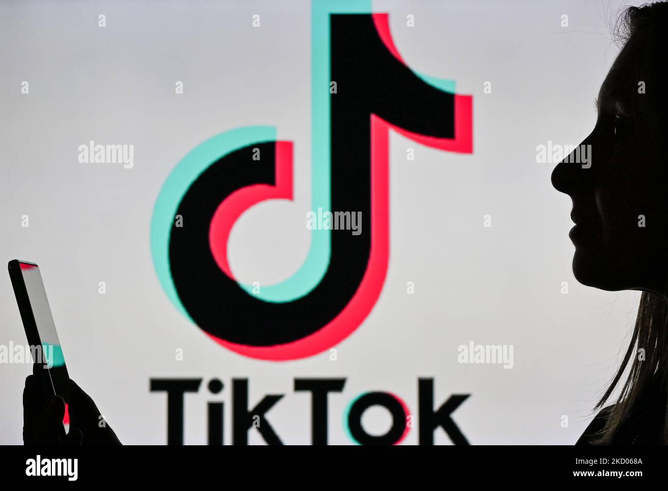 Tiktok logo computer hi-res stock photography and images - Alamy