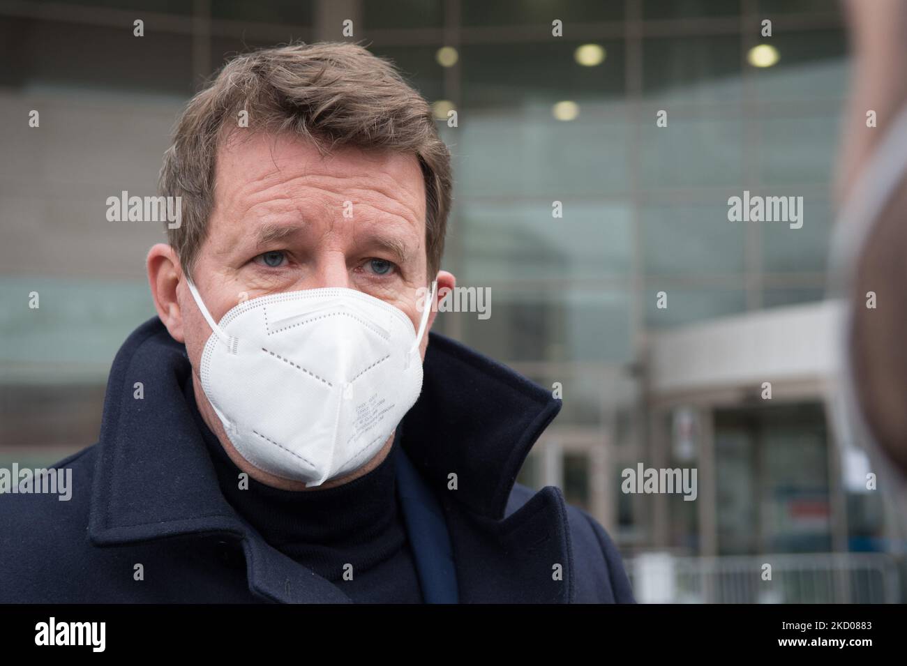 Yannick Jadot at the Delafontaine hospital, Saint-Denis, 12 January ...