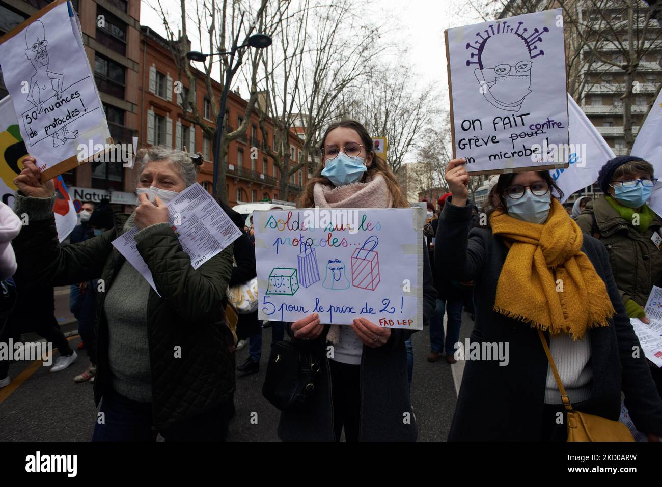 Thousands of teachers called by teacher's unions protested in Toulouse ...
