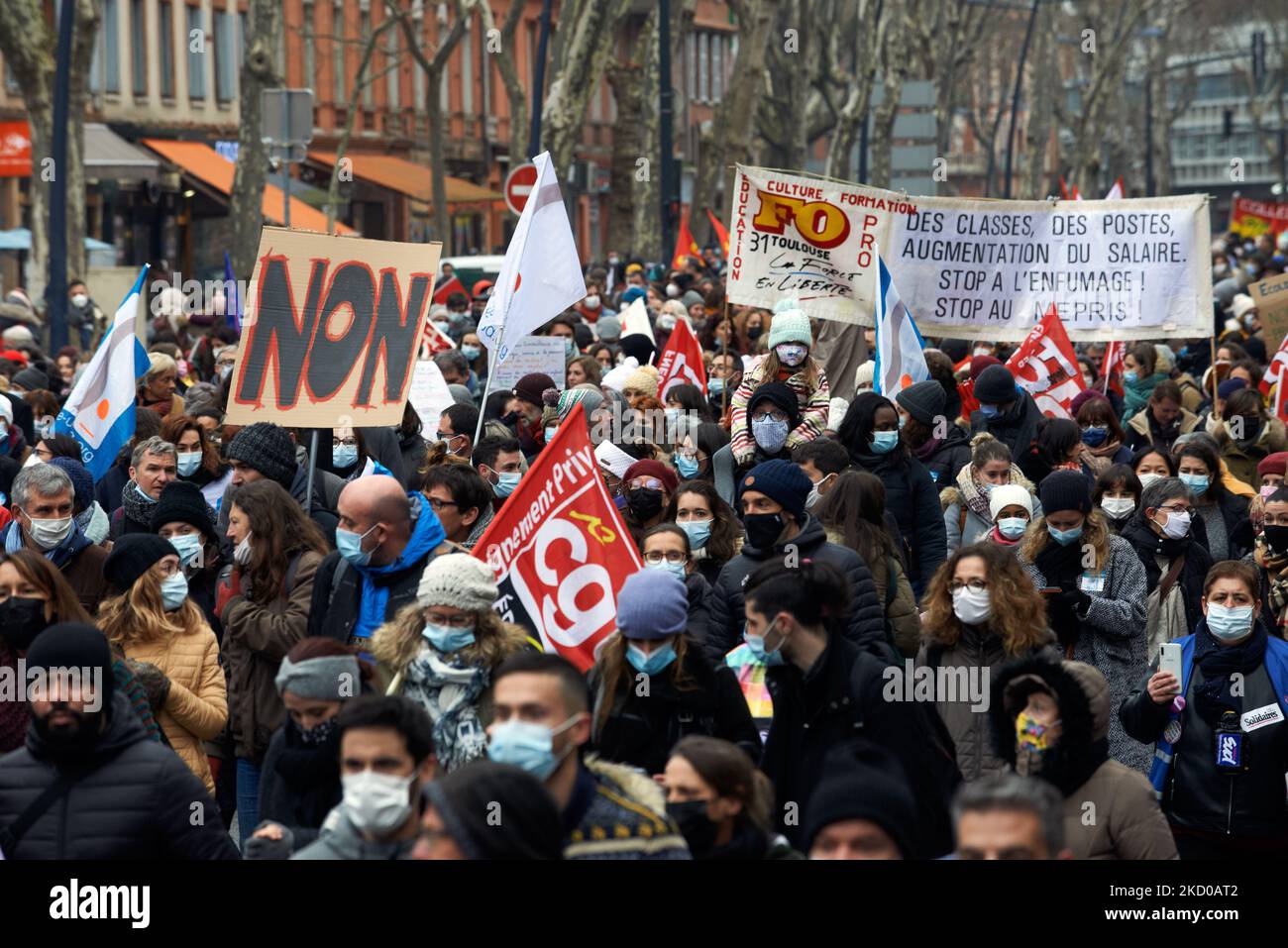 Thousands of teachers called by teacher's unions protested in Toulouse ...