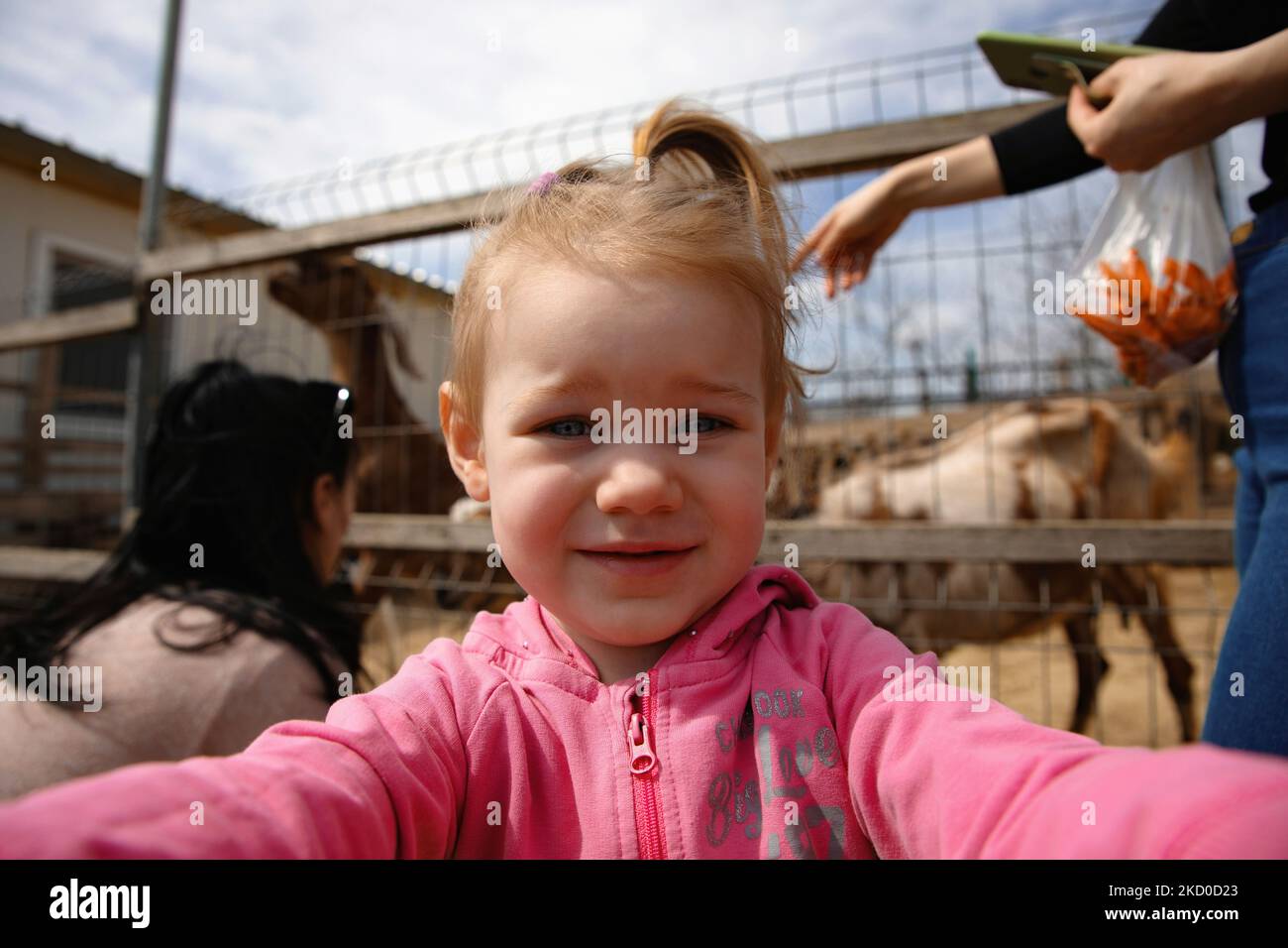 little blogger girl taking a selfie Stock Photo - Alamy