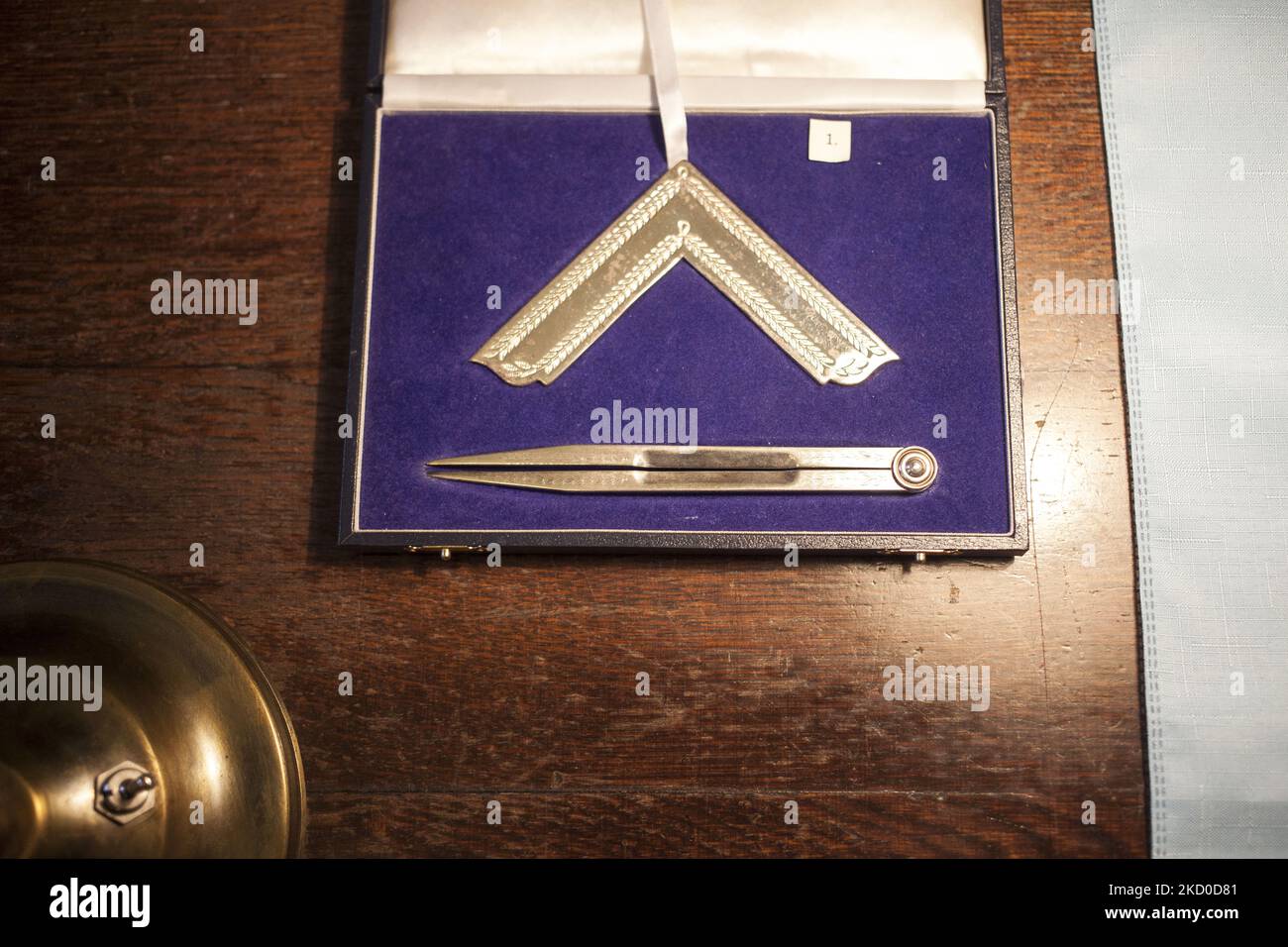 Square and compasse hi-res stock photography and images - Alamy