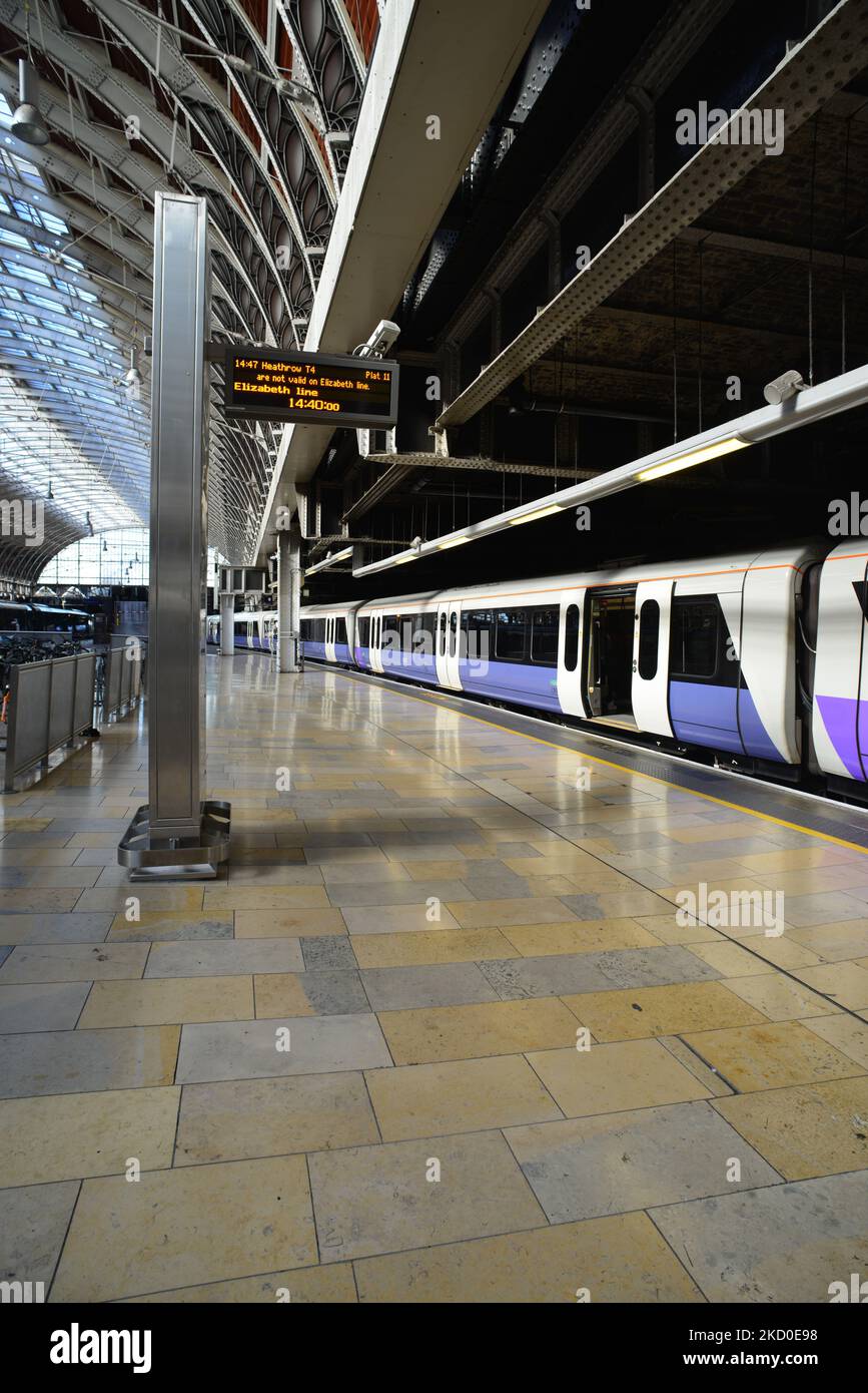 Elizabeth line london train hi-res stock photography and images - Alamy