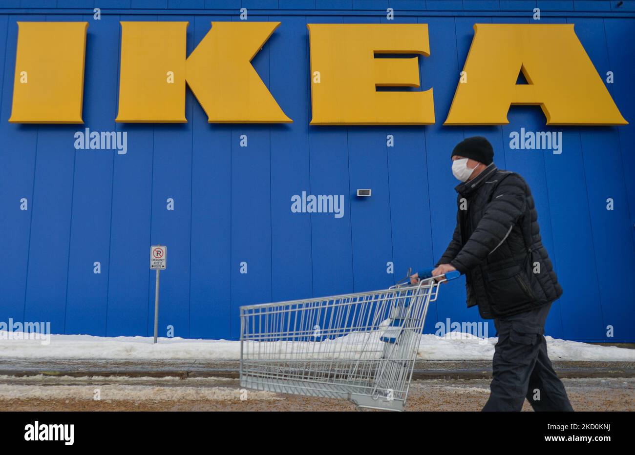 Empty ikea cart hi-res stock photography and images - Alamy