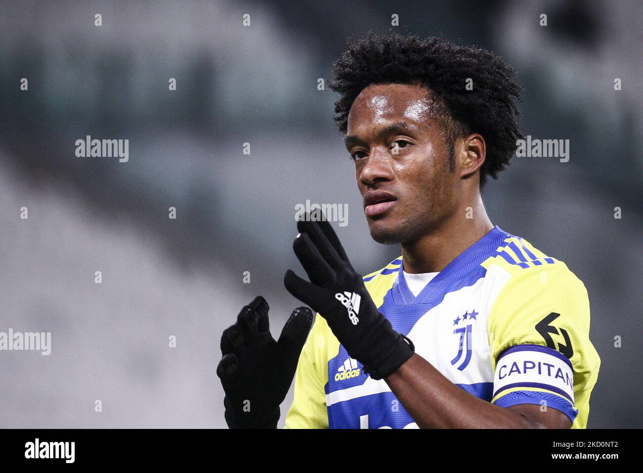 Juventus defender juan cuadrado hi-res stock photography and images - Alamy