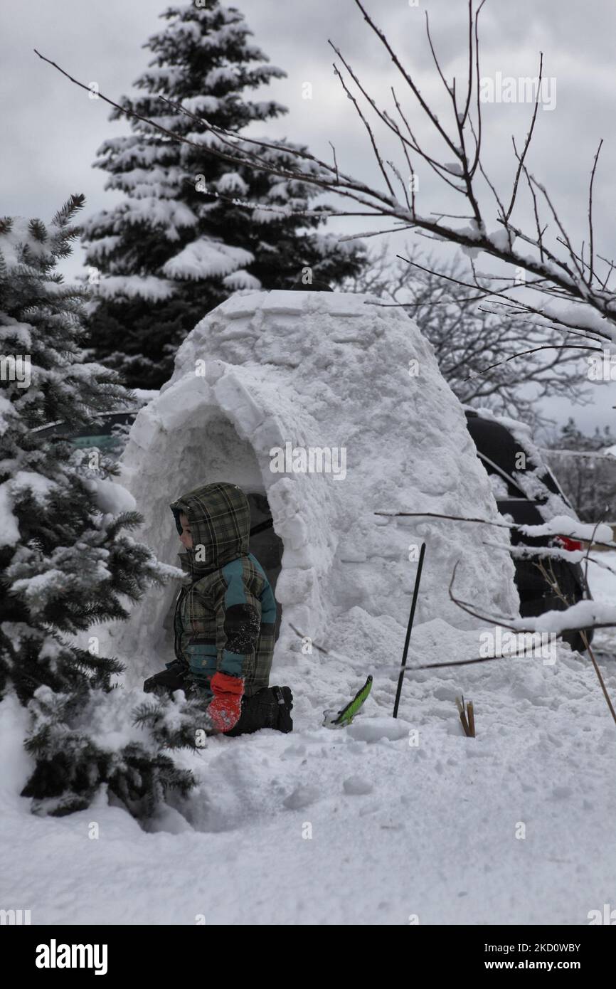 Big igloo hi-res stock photography and images - Alamy