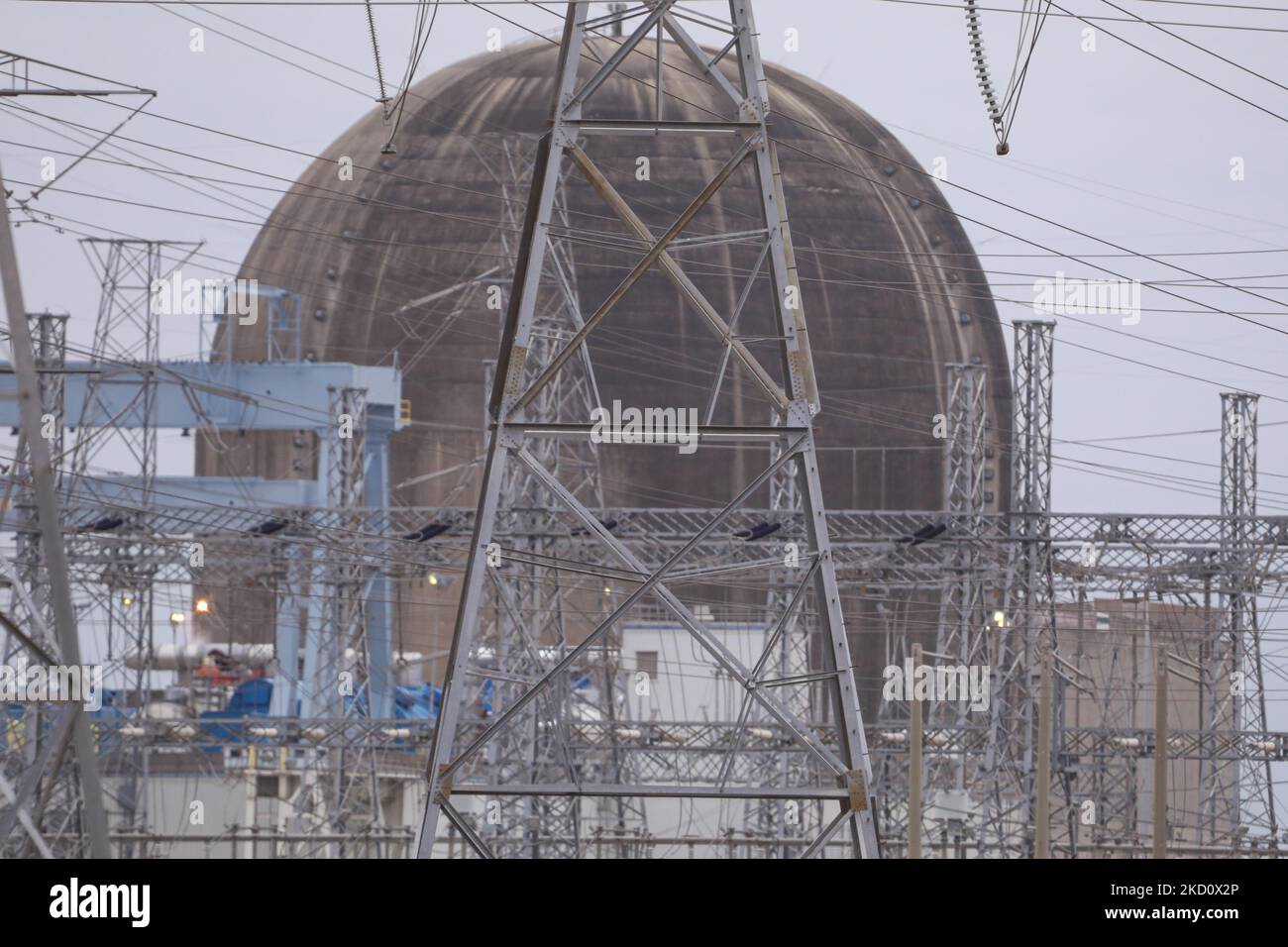 One of the reactors at the STP Nuclear Power Plant in South Texas on ...