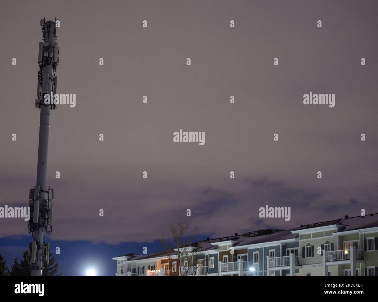 Wireless technology 2021 2022 hi-res stock photography and images - Alamy
