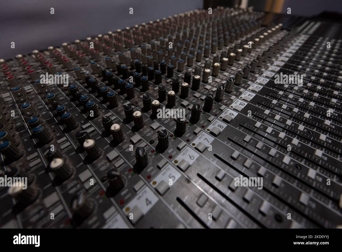Mixing desk dials hi-res stock photography and images - Alamy