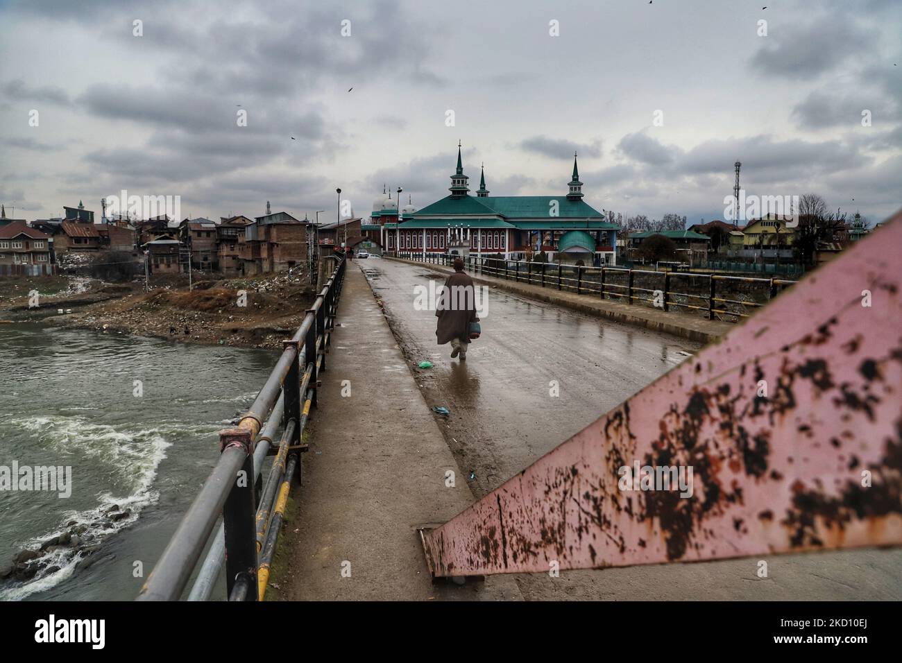 A man carries an Empty Cooking Gas Cylinder for refilling during COVID ...