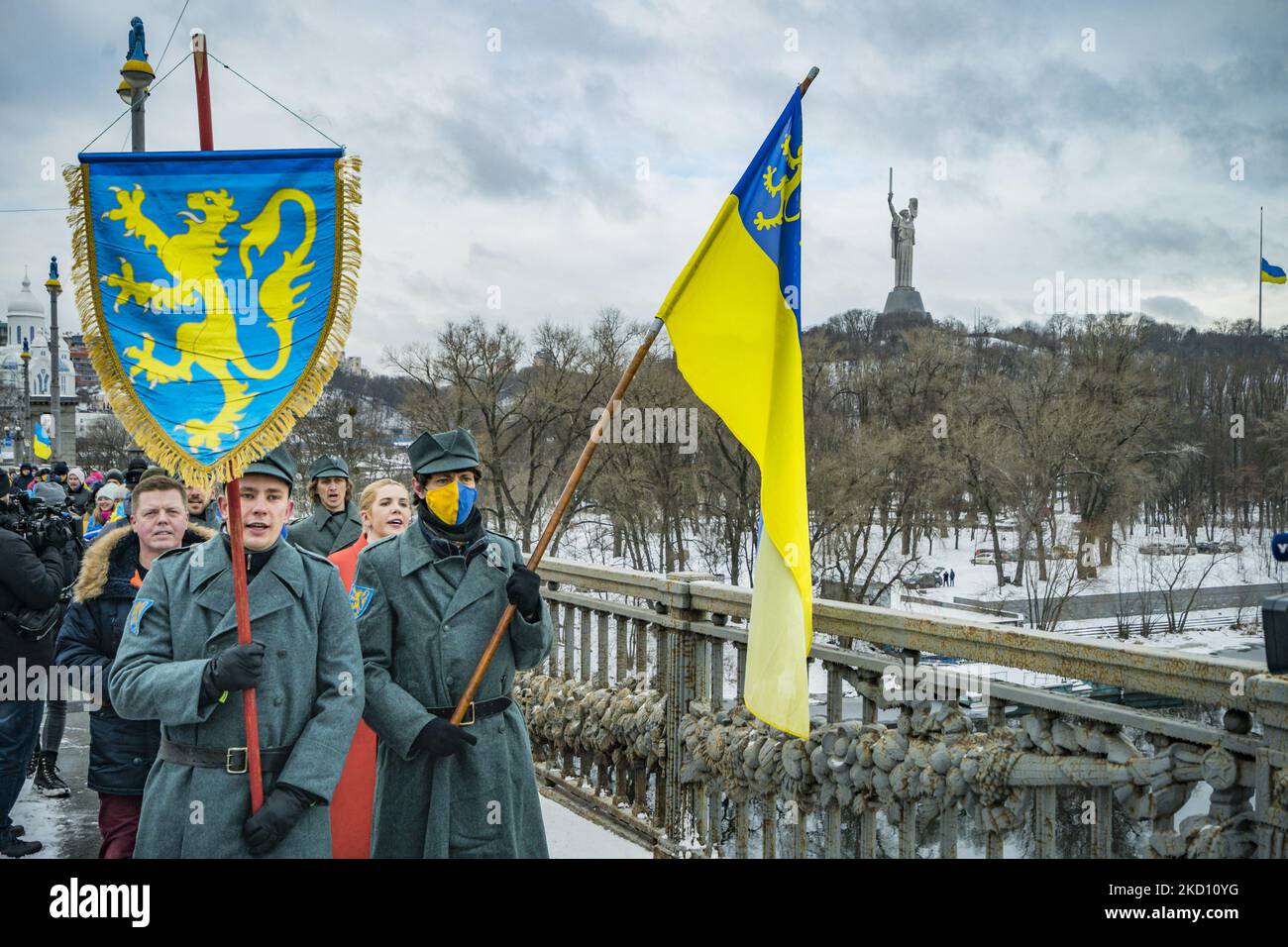 Nationalist march along the Paton bridge in Kiev during the ...