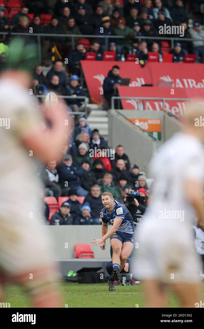 Robert du Preez of Sale Sharks converts during the European Champions ...