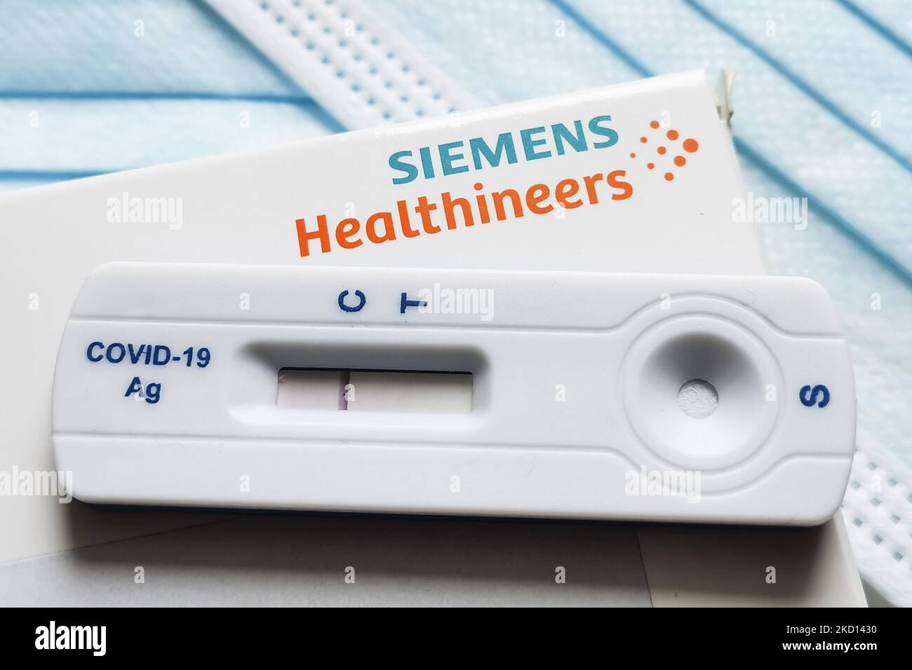 Rapid covid 19 antigen self test clinitest hi-res stock photography and ...