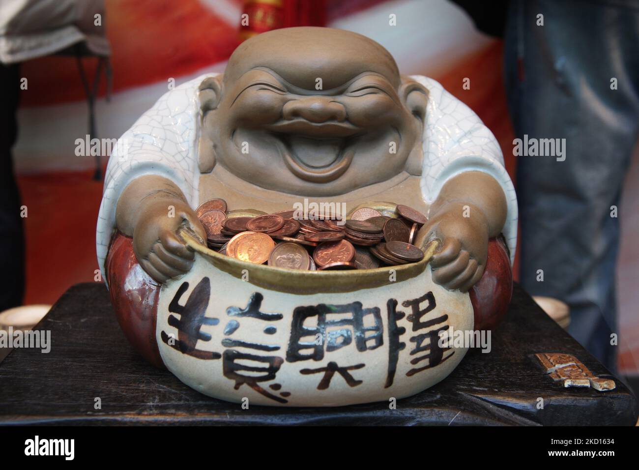China offerings gods hi-res stock photography and images - Alamy