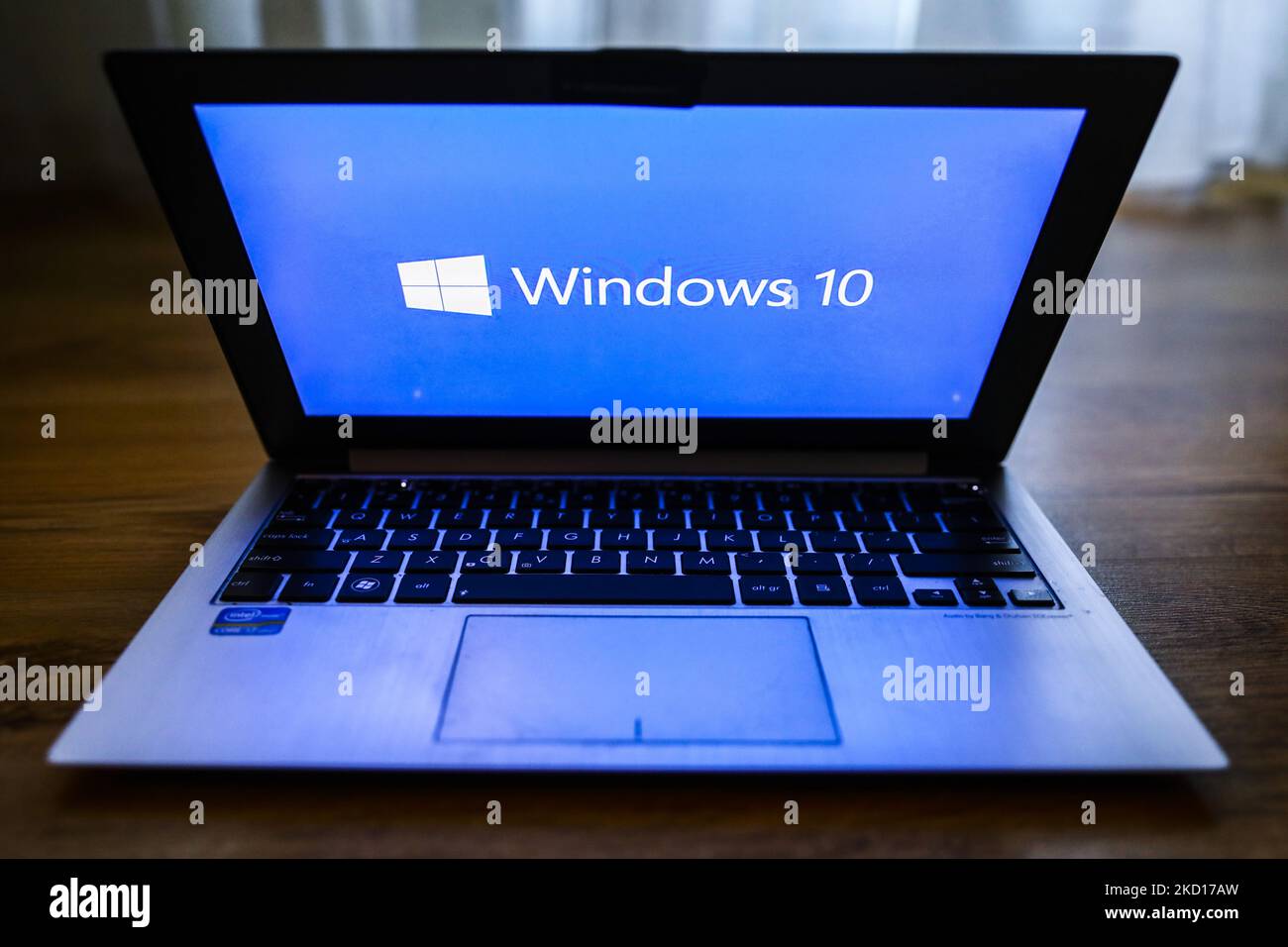 Operating system logo hi-res stock photography and images - Alamy