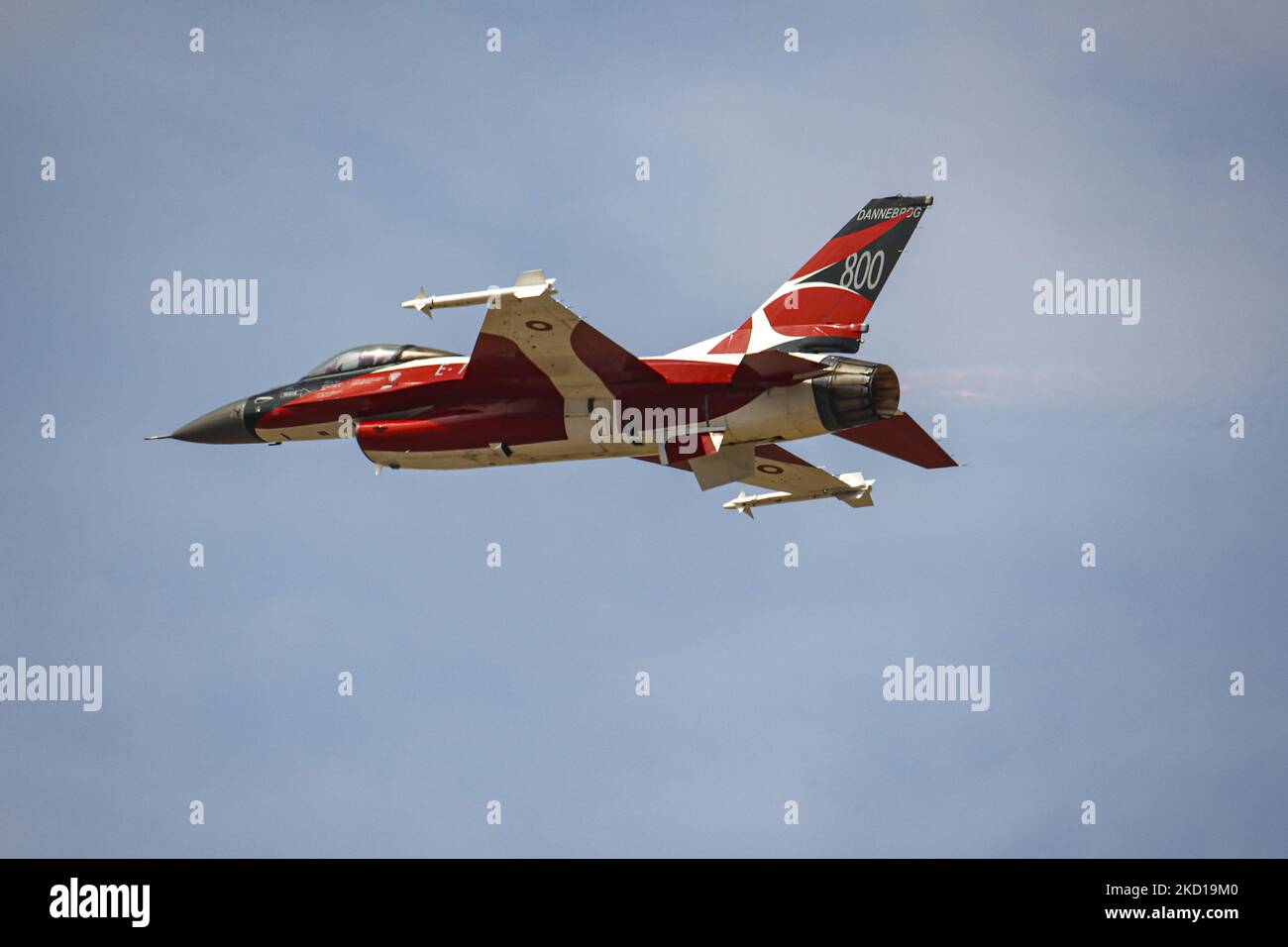 The iconic red solo F-16, with the flag of Denmark, a General Dynamics ...