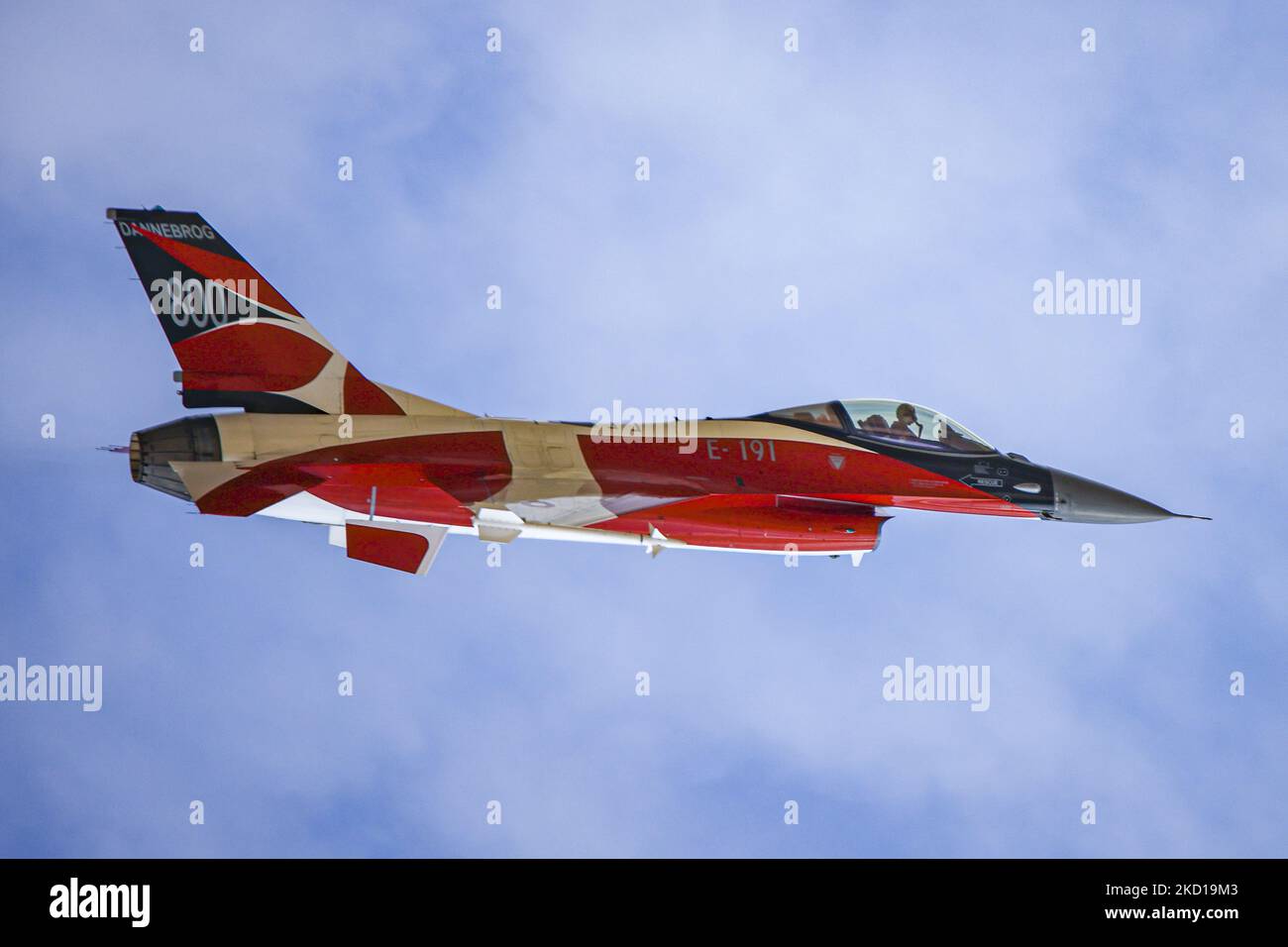 The iconic red solo F-16, with the flag of Denmark, a General Dynamics ...