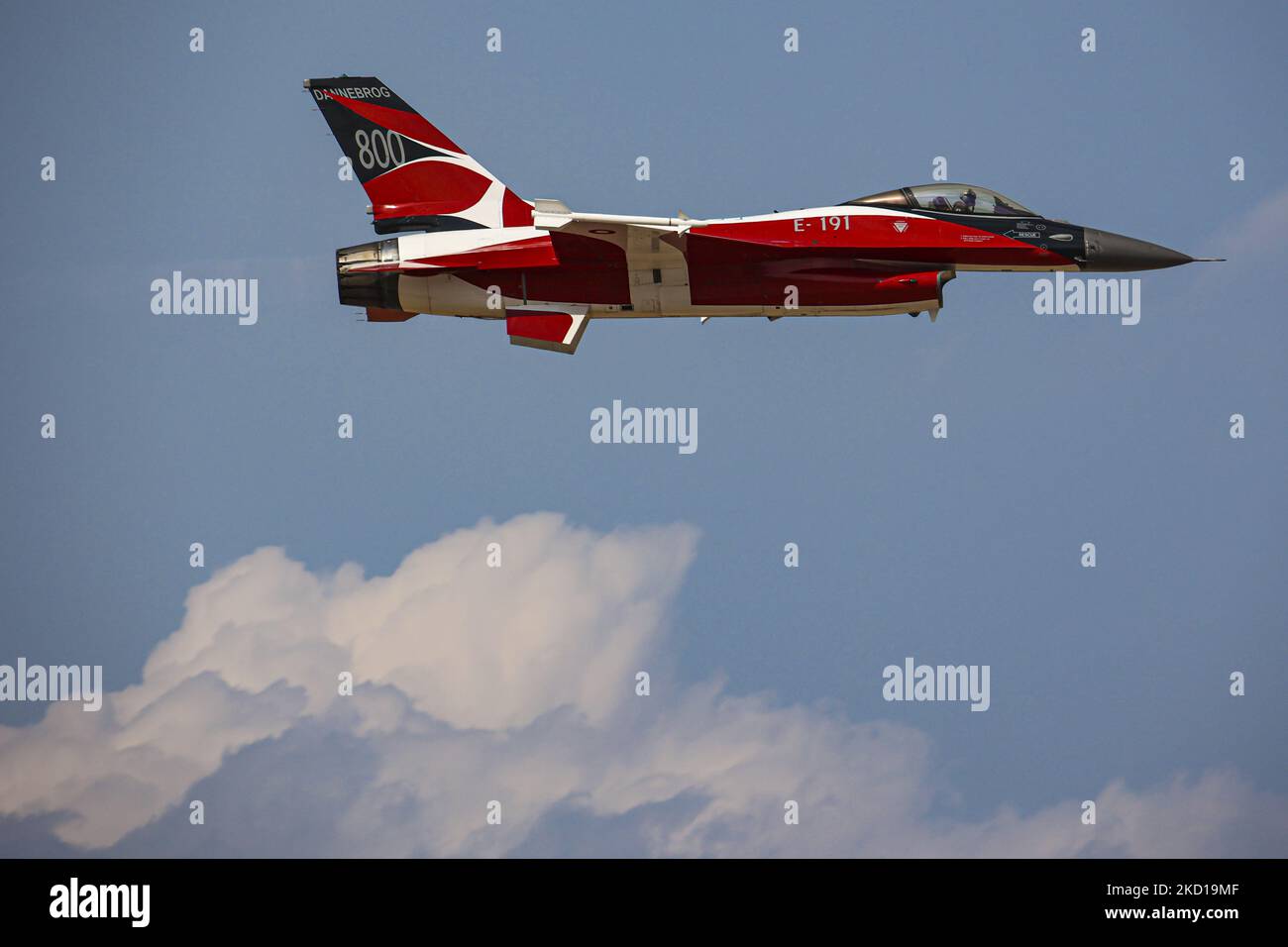 The iconic red solo F-16, with the flag of Denmark, a General Dynamics ...