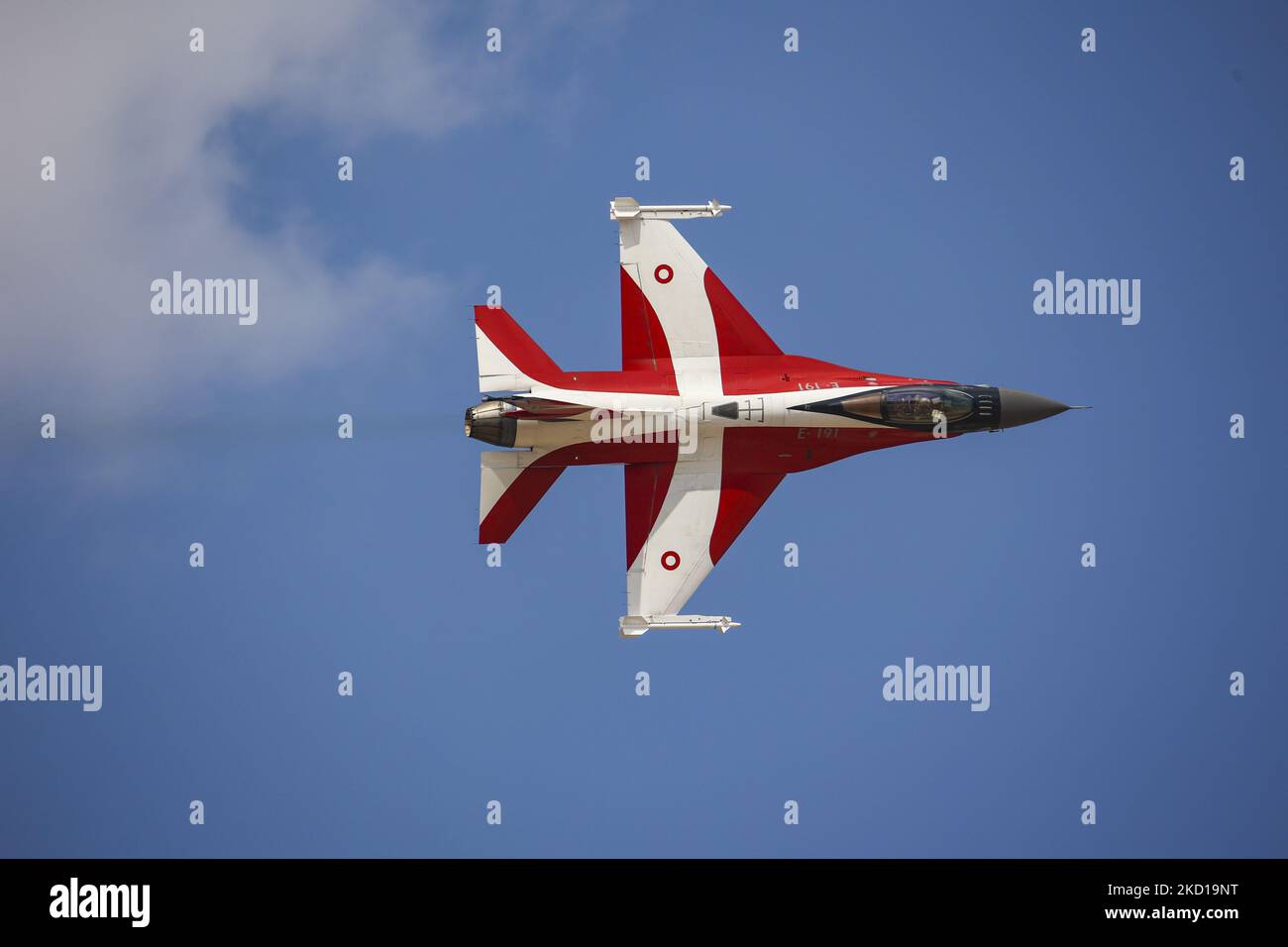 The iconic red solo F-16, with the flag of Denmark, a General Dynamics ...