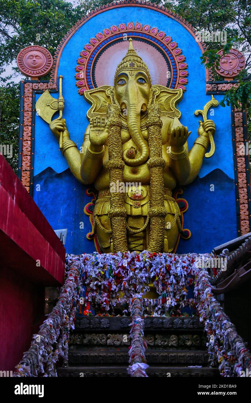 Large statue of Lord Ganesh on the grounds of the Sri Laxmi Ashram (Sri ...