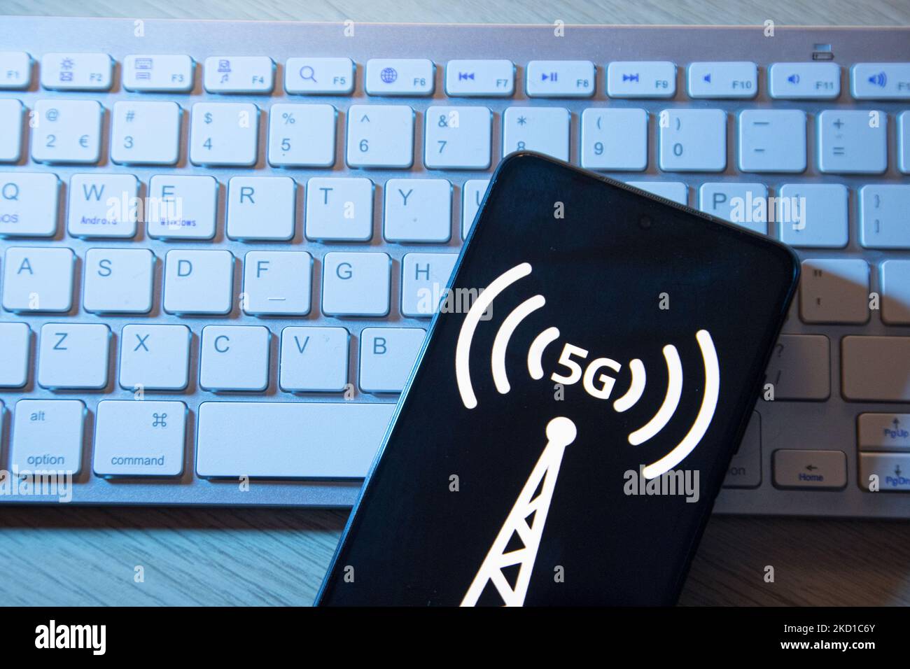 Text sign showing 5g hi-res stock photography and images - Alamy