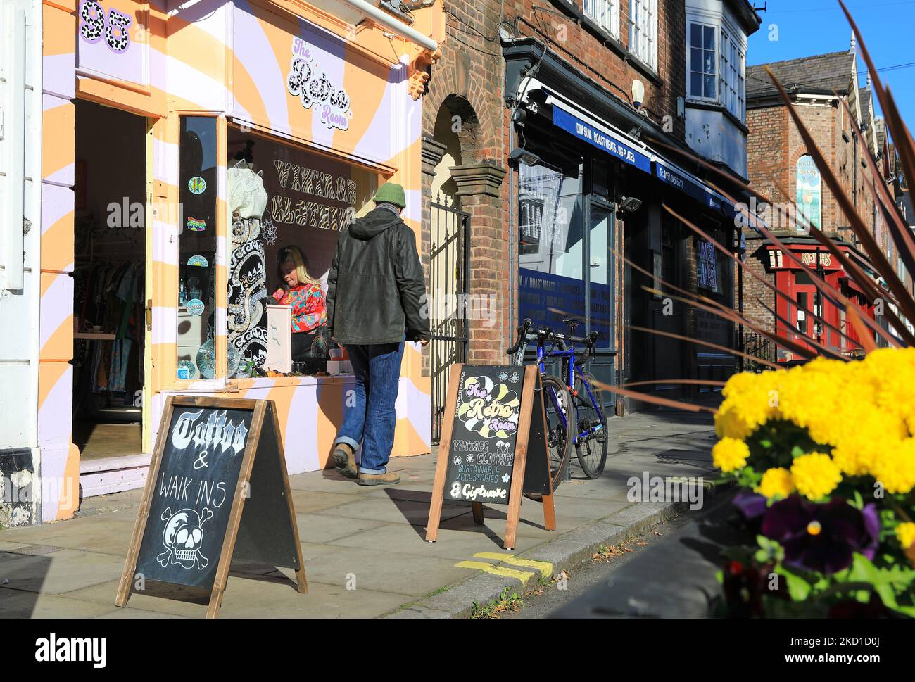 At neighbourhood cafe in liverpool hi-res stock photography and images ...