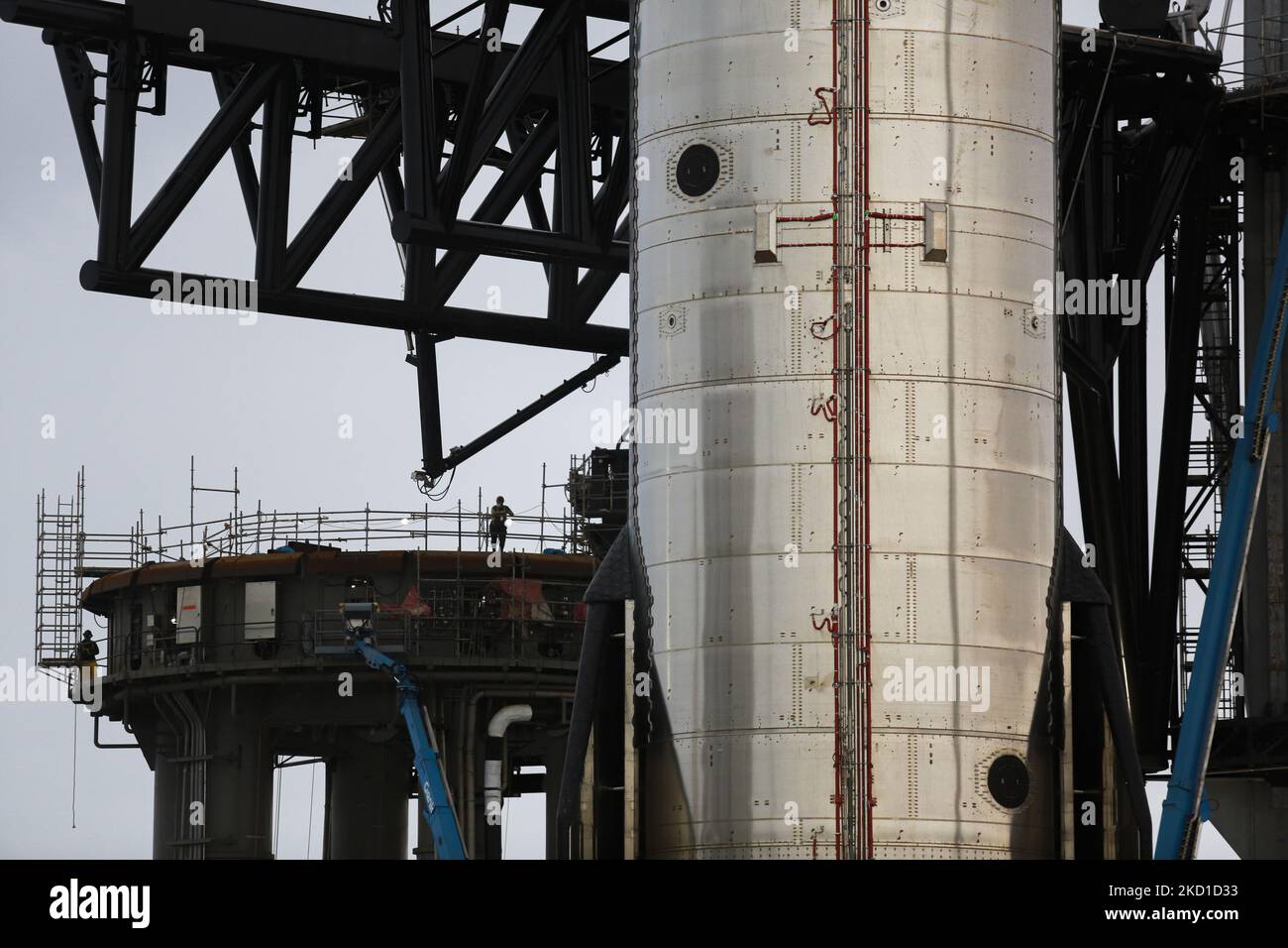Orbital launch table hi-res stock photography and images - Alamy