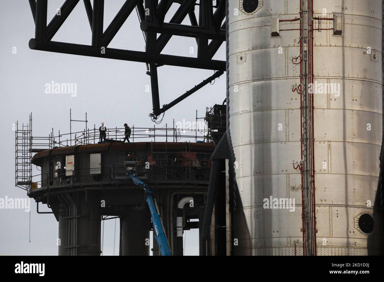 Orbital launch table lending scale hi-res stock photography and images ...