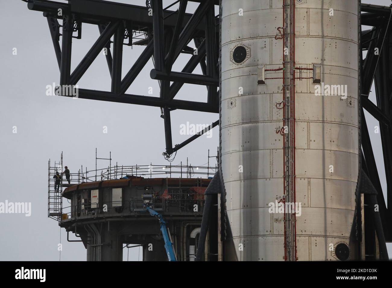 Orbital launch table hi-res stock photography and images - Alamy