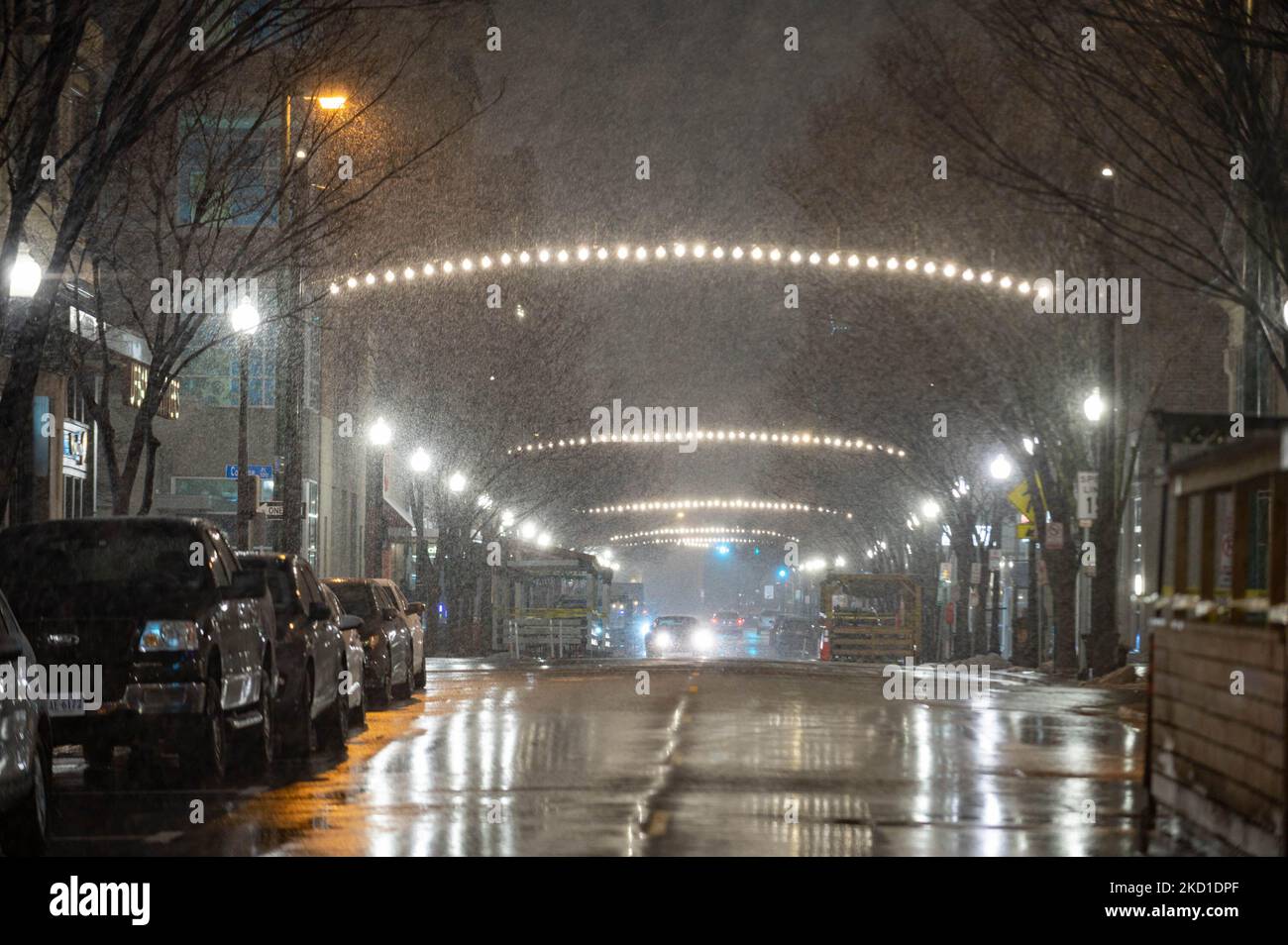 A snowstorm hits Norfolk, Virginia, with expectations of several inches ...