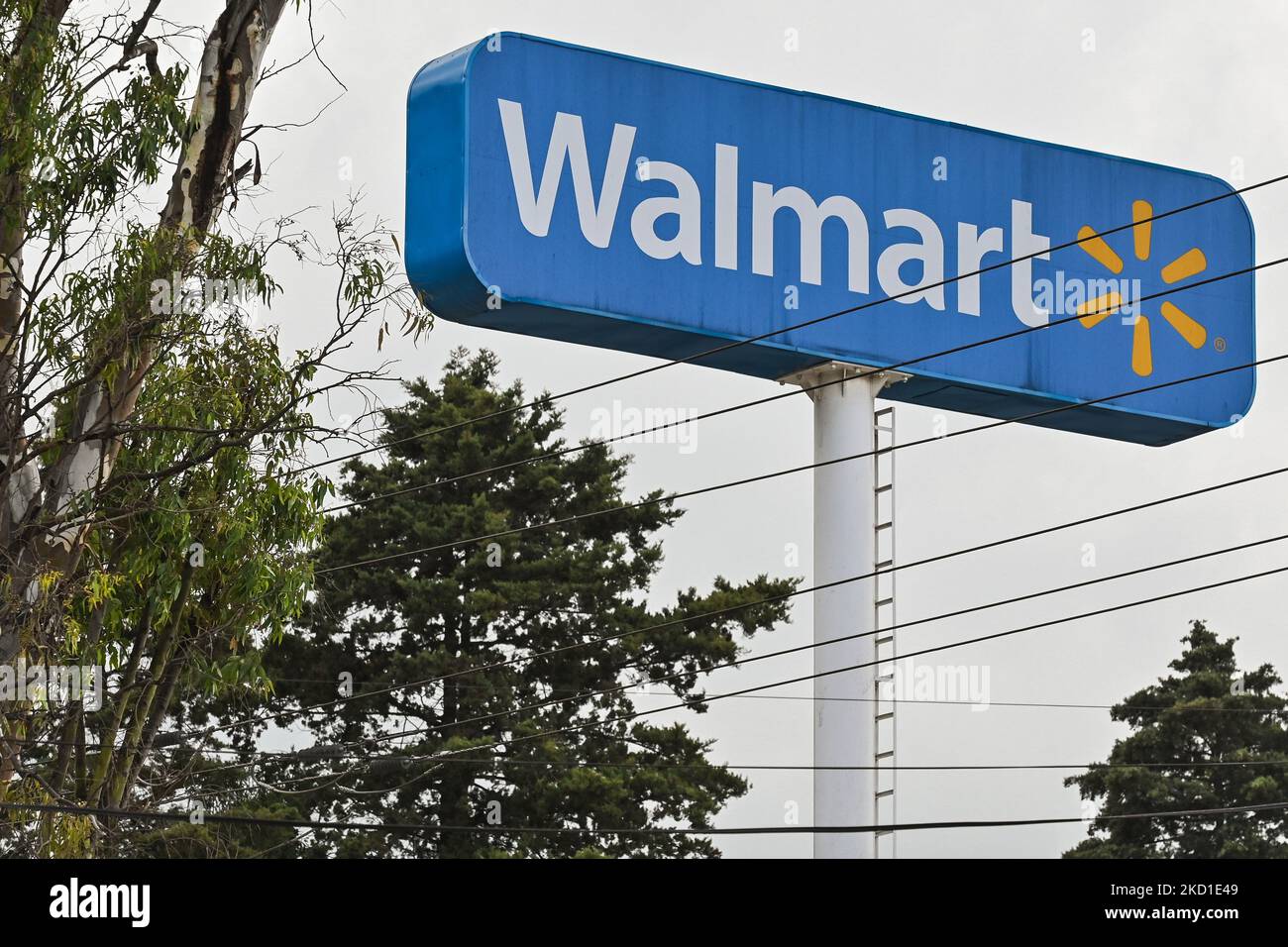 Walmart store mexico hi-res stock photography and images - Alamy