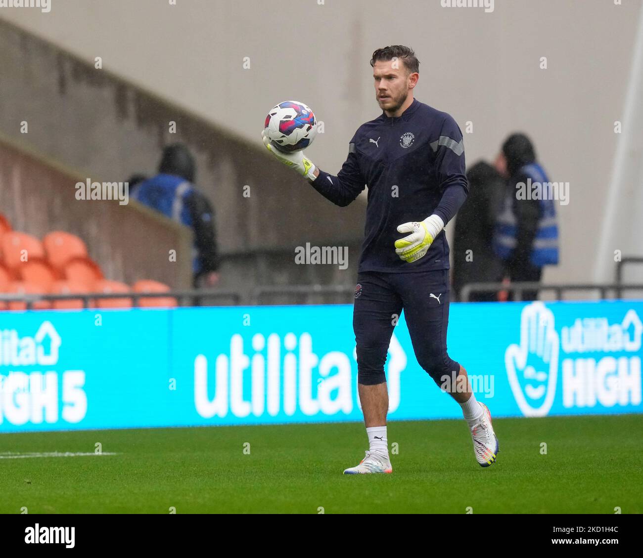 Chris Maxwell #1 of Blackpool warms up before the Sky Bet Championship ...