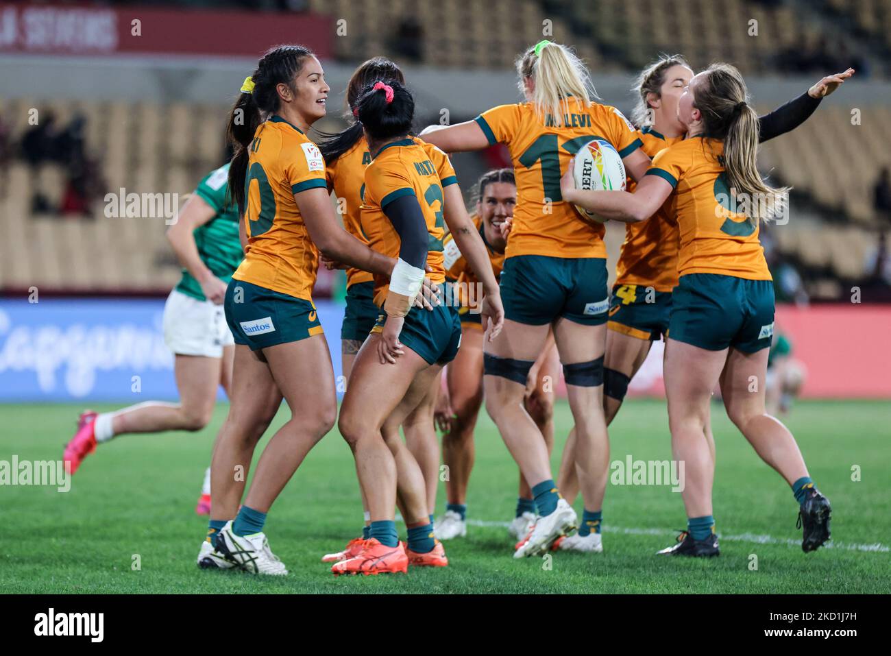 Players of Australian celebrate winning during the Women's HSBC World ...