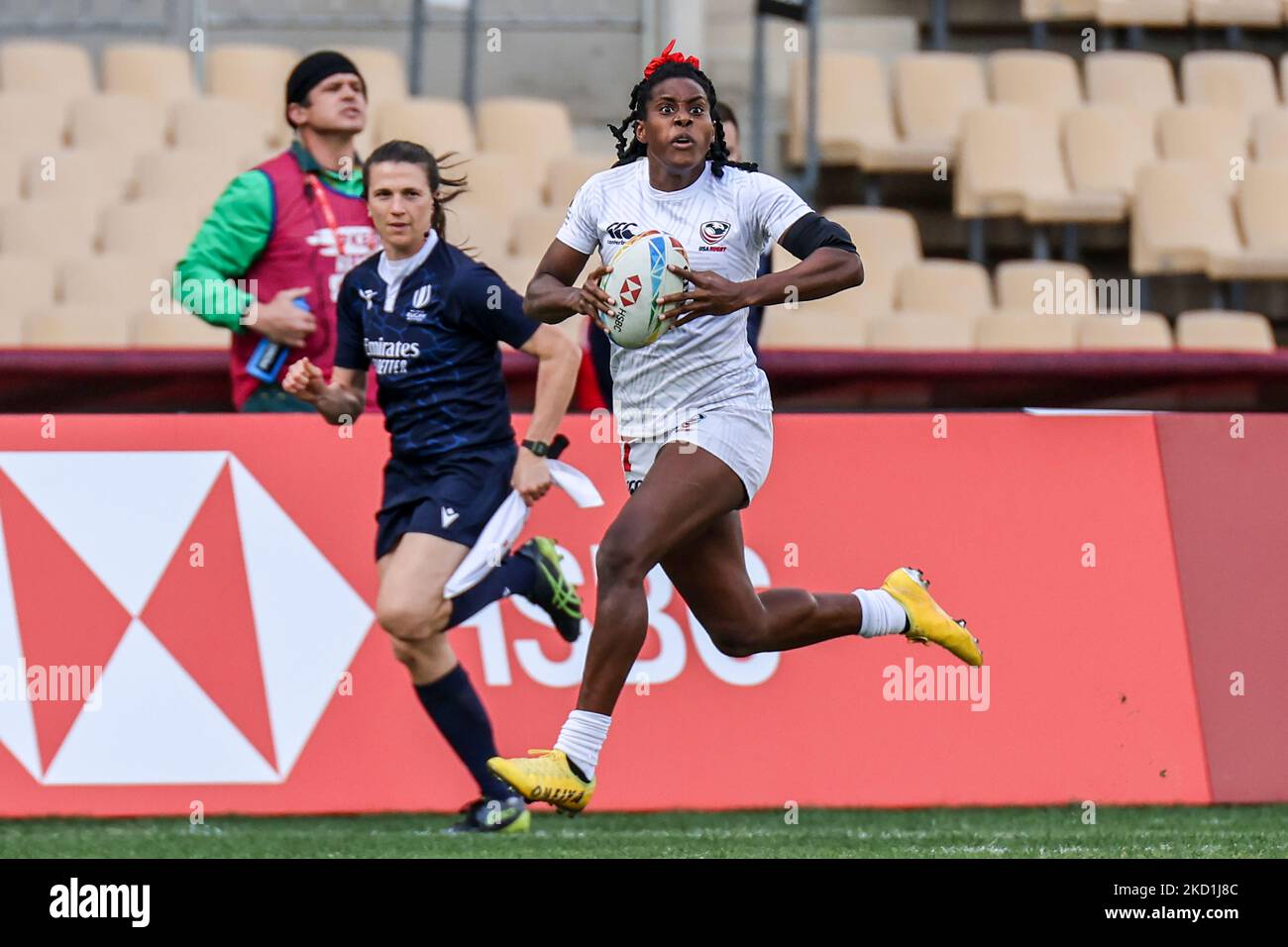 Naya Tapper of United States runs with the ball during the Women's HSBC ...