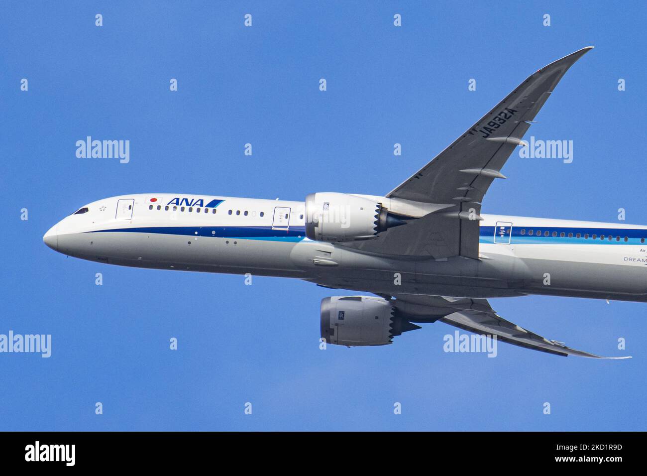 ANA All Nippon Airways Boeing 787 Dreamliner aircraft as seen on final ...
