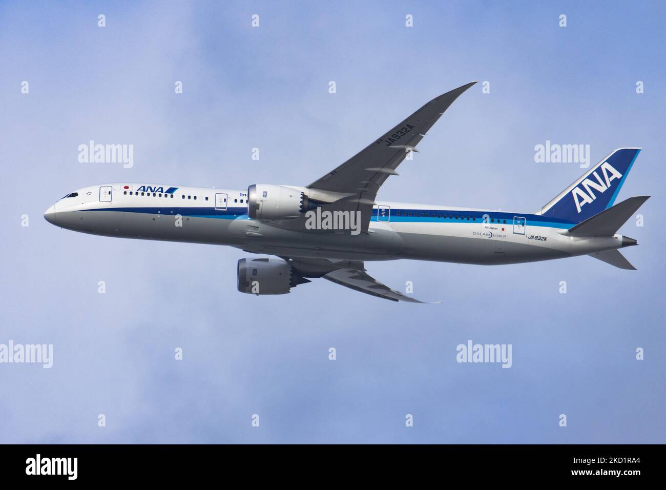 ANA All Nippon Airways Boeing 787 Dreamliner aircraft as seen on final ...