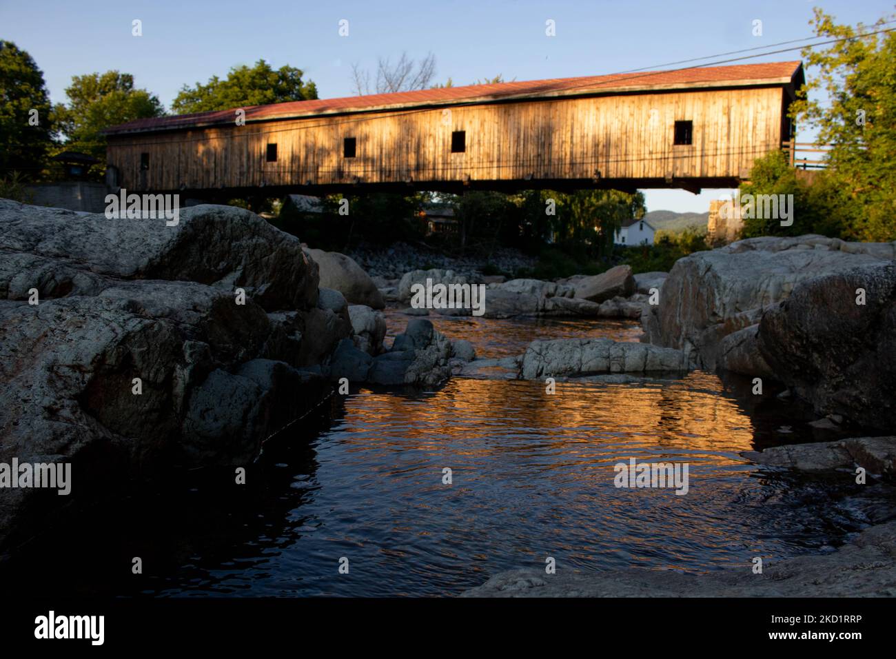 Enclosed bridge area hi-res stock photography and images - Alamy