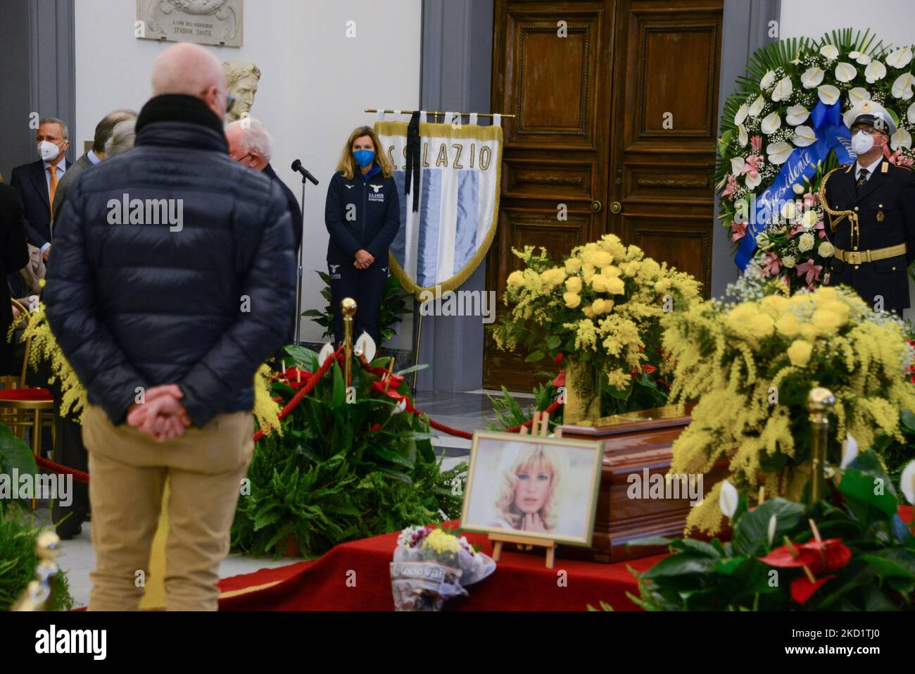 The funeral room during the News Monica Vitti, the funeral parlor in ...