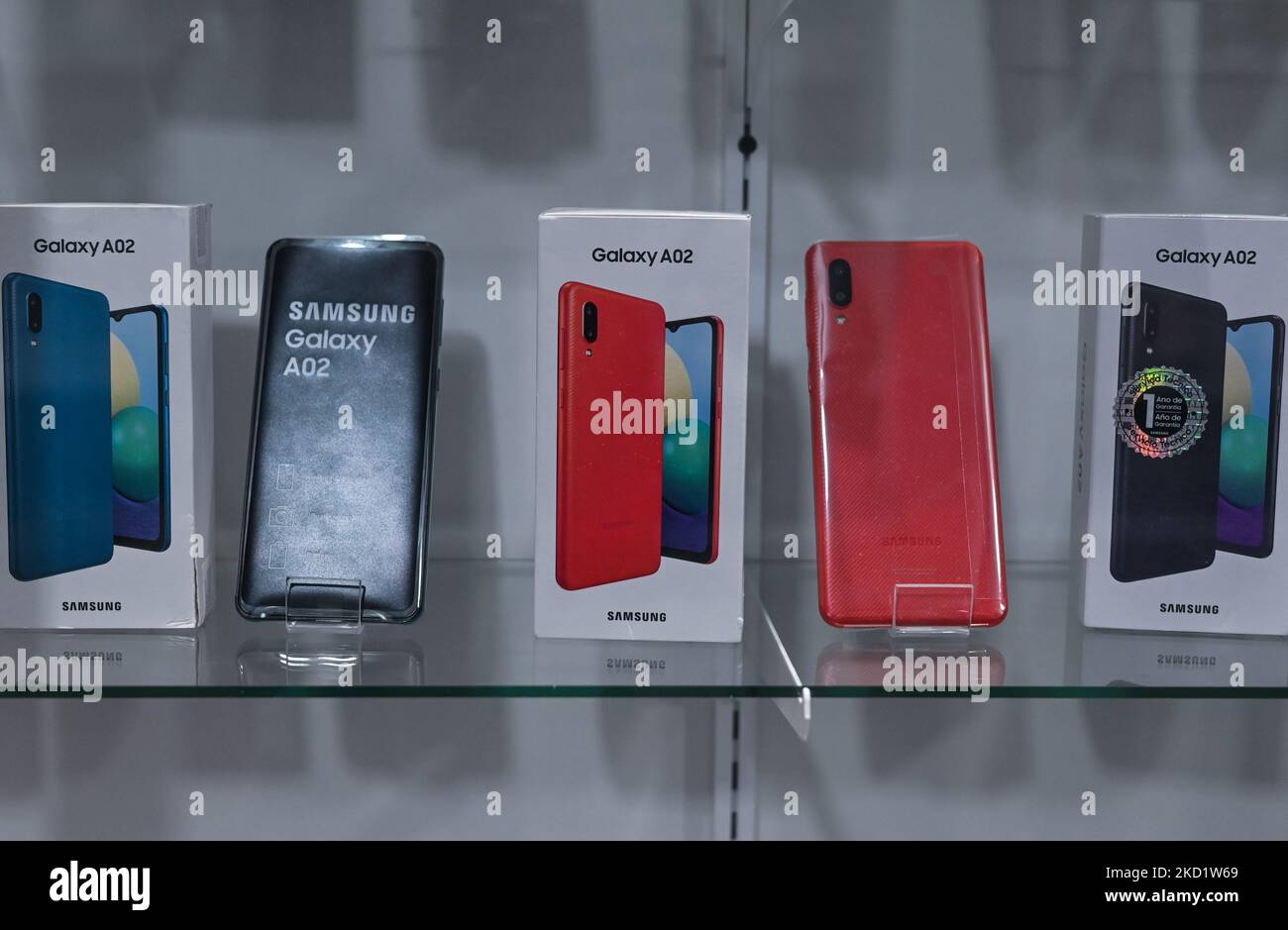 Samsung galaxy a02 hi-res stock photography and images - Alamy