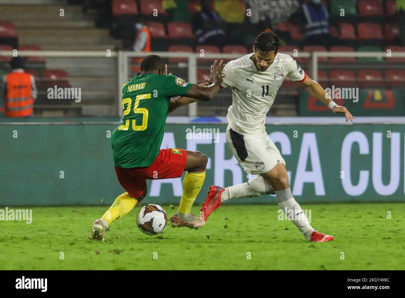 (25) Nouhou Tolo at Cameron team battle for the ball with (11) Ramadan ...