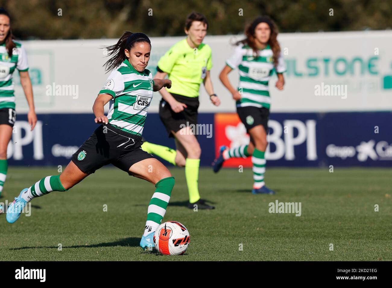 Brenda Perez in action during the match for Liga BPI between Sporting ...