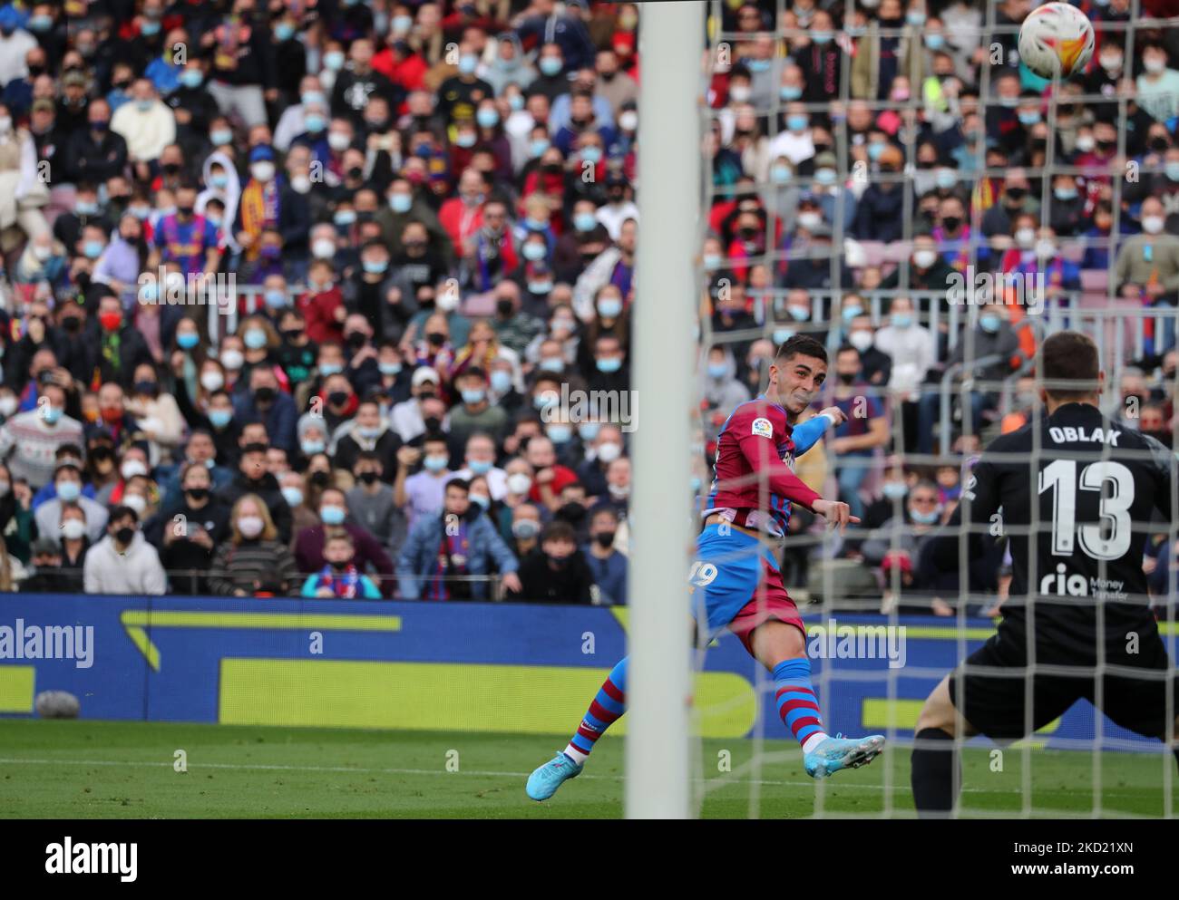 Ferran torres barcelona 2022 23 hi-res stock photography and images - Alamy