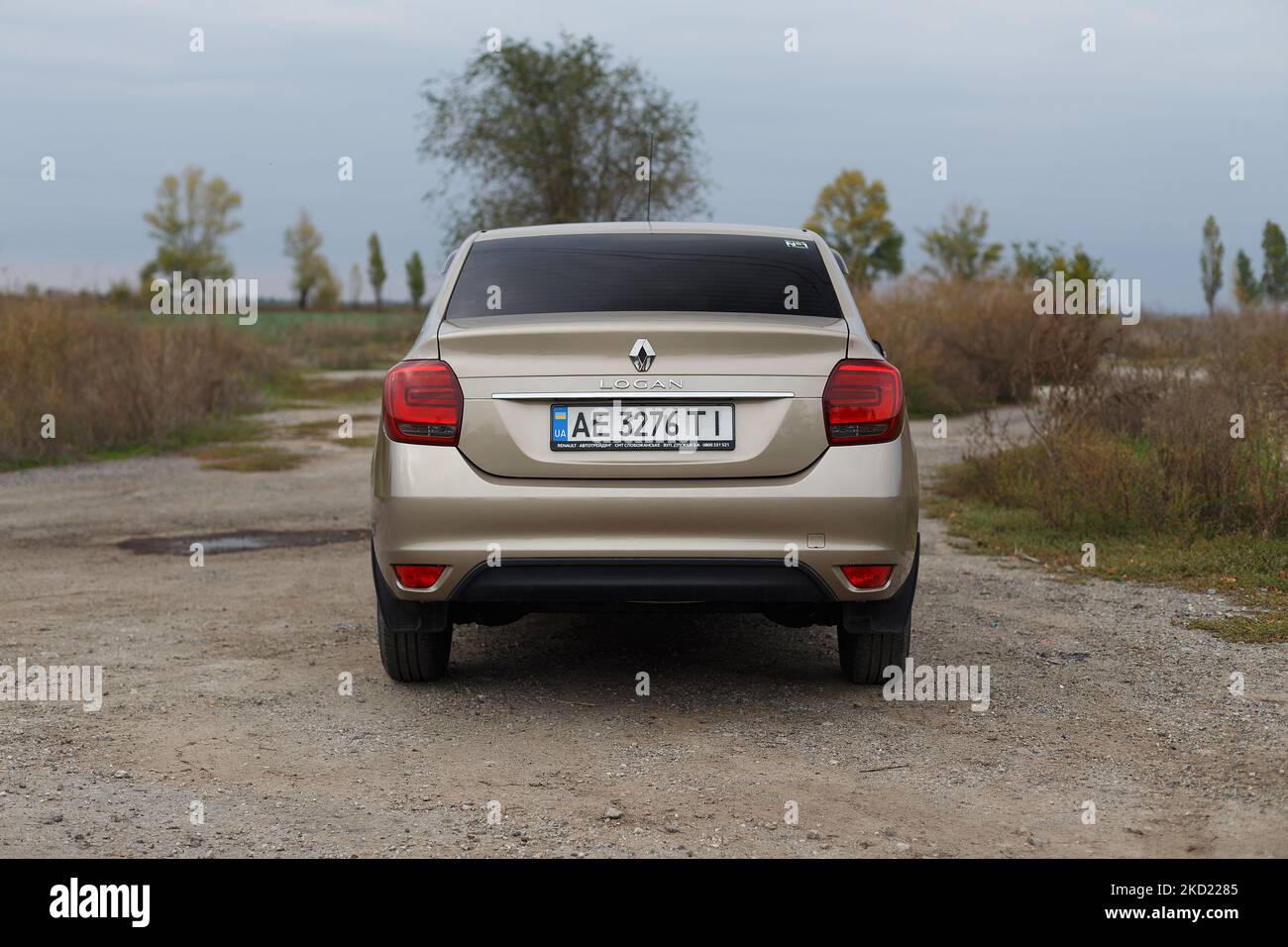 Renault logan golden color hi-res stock photography and images - Alamy