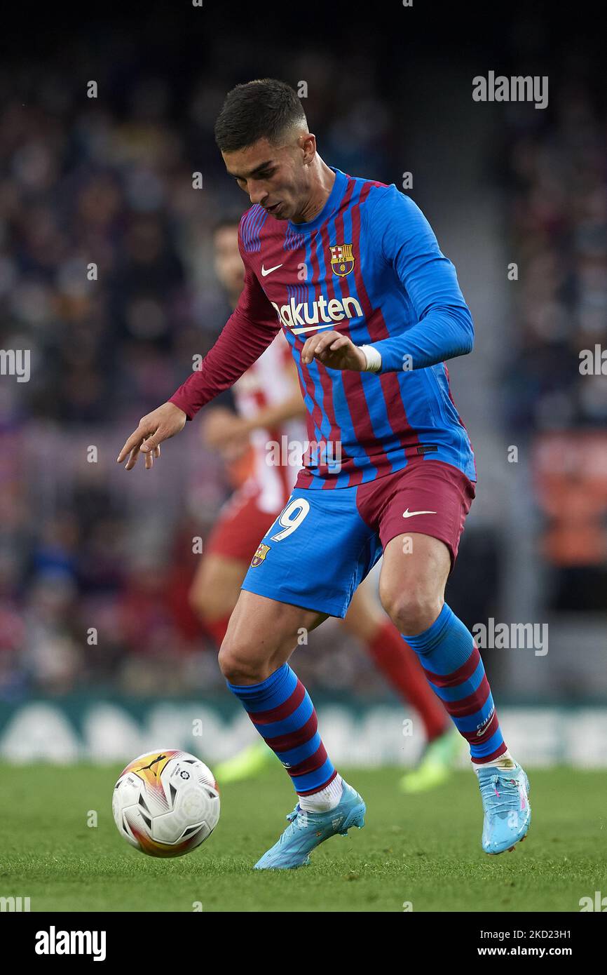 Ferran Torres of Barcelona controls the ball during the LaLiga ...