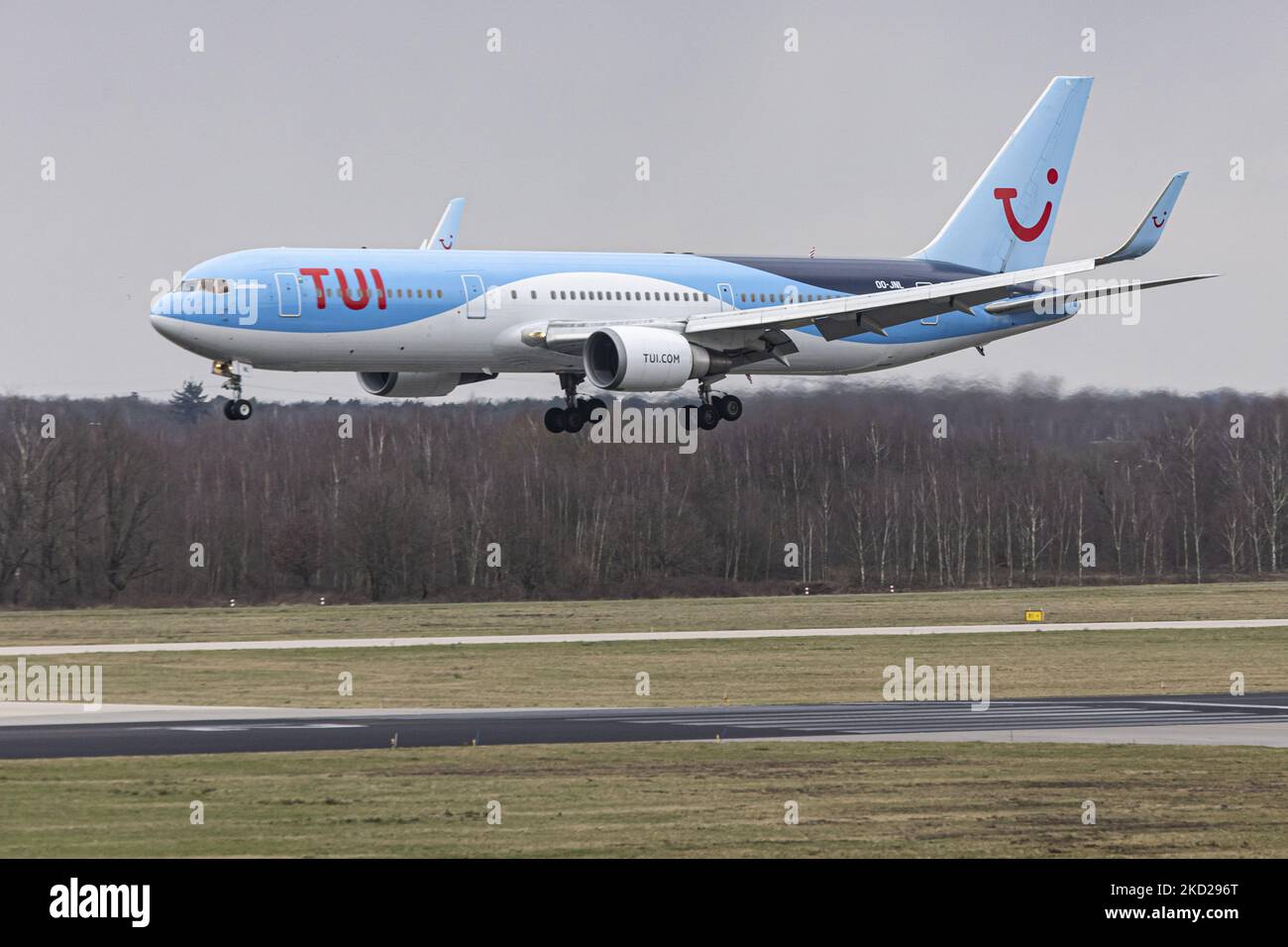 TUI Airlines Belgium Boeing 767-300ER aircraft as seen on final ...