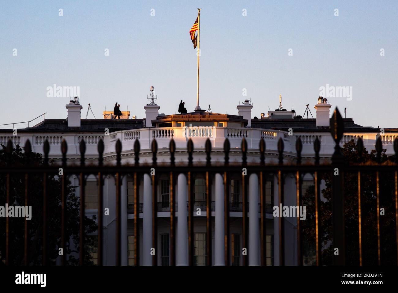What Is On Top Of The White House
