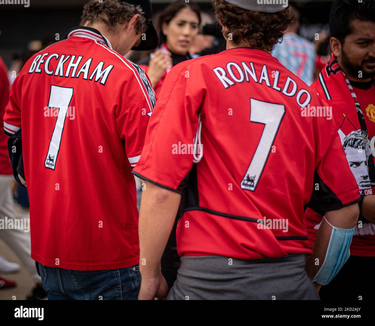 Manchester city team uniform hi-res stock photography and images - Alamy