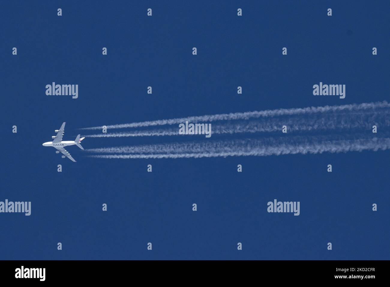Qatar Airways Airbus A380 double decker aircraft overfly at 40.000 feet ...