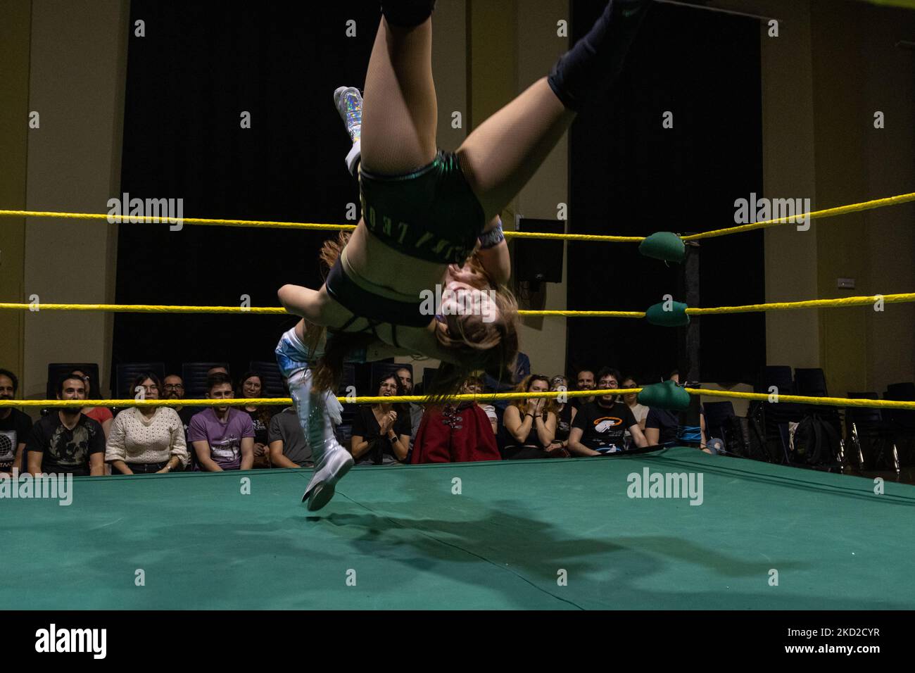 Maya Yukihi vs Sara León, RCW Wrestling combat at Barcelona, 22.10.2022 ...