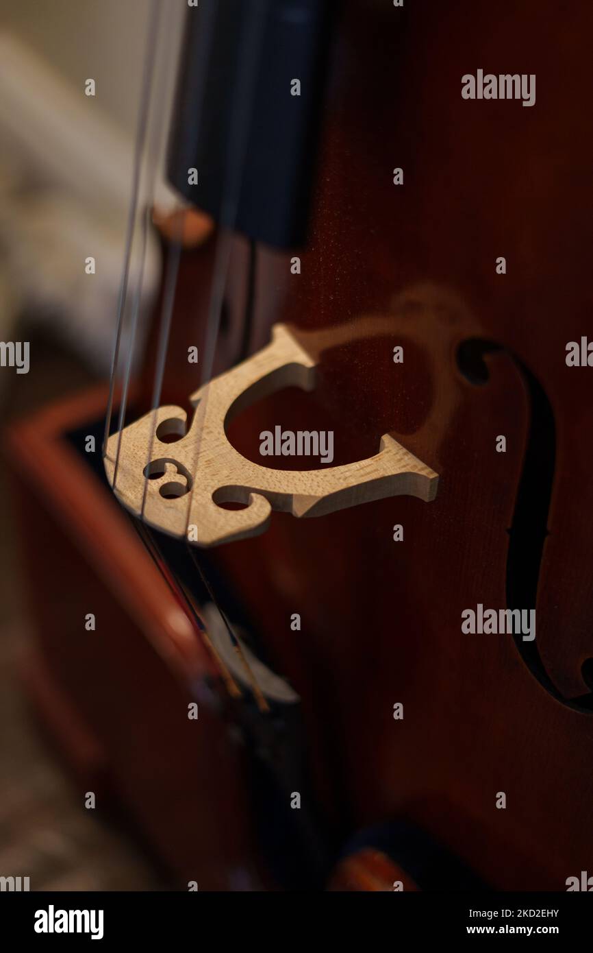 Strings bridge hi-res stock photography and images - Alamy